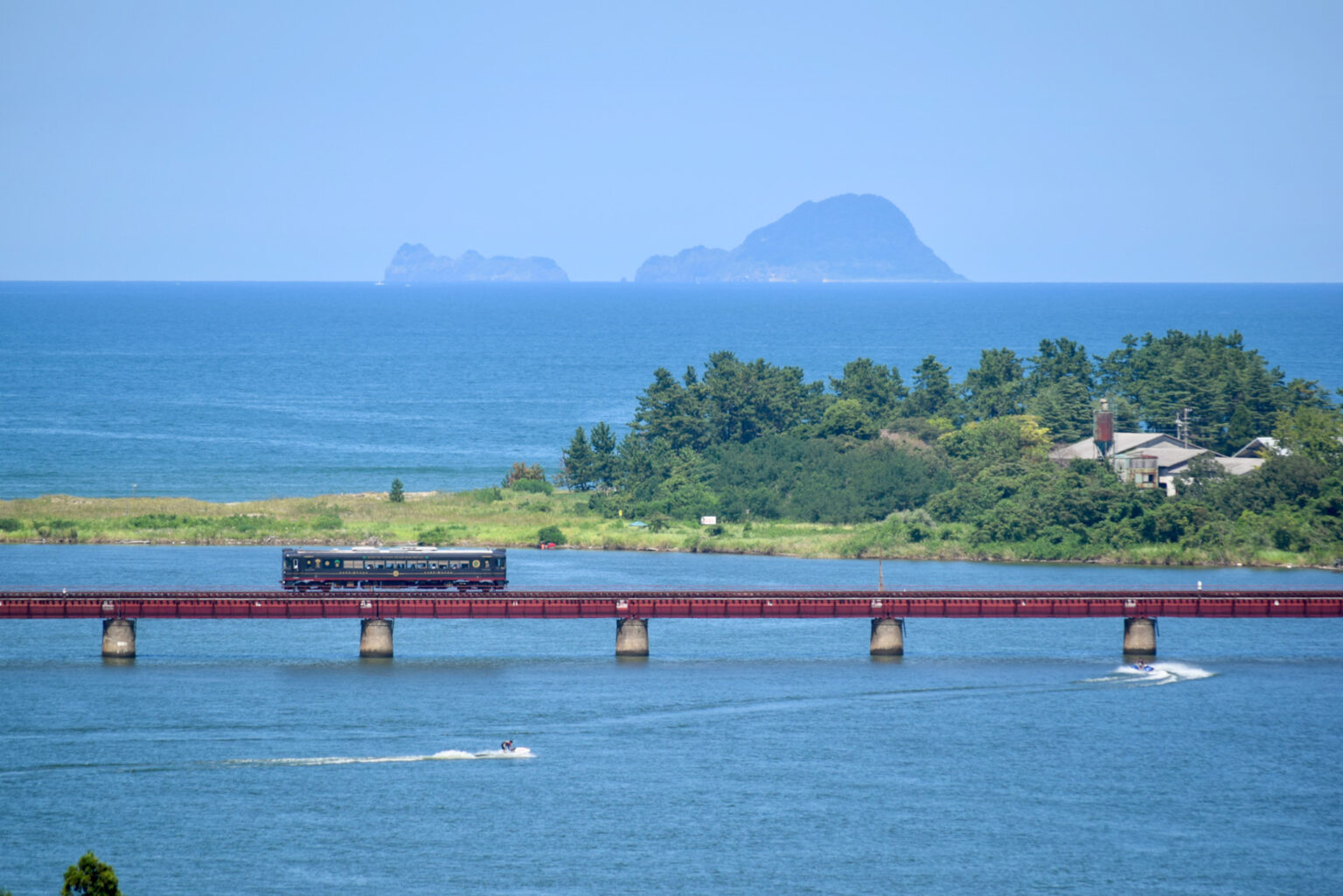 Luxury Winter Train Trips in Kyoto by the Sea | Inspiration | Another ...